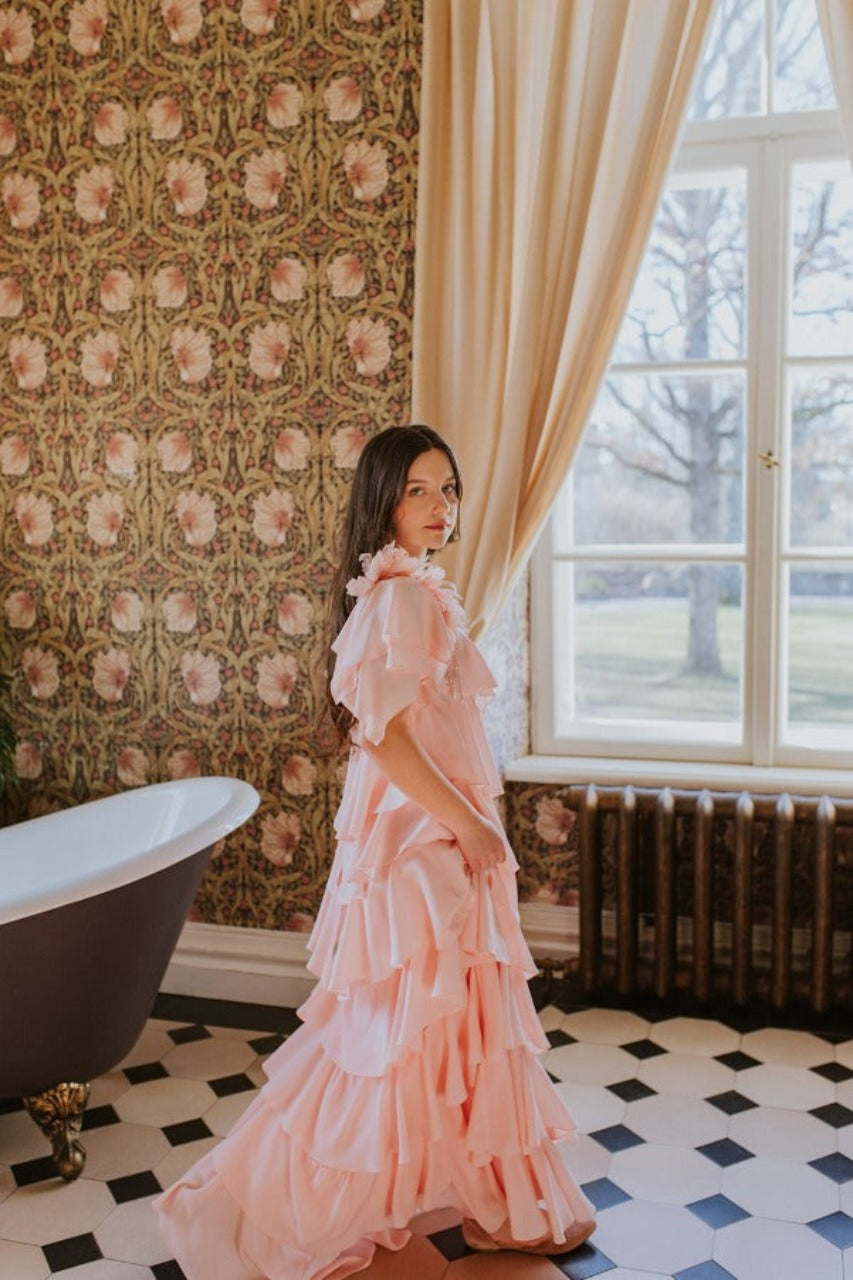 ARISTOCRAT KIDS| BLUSHED WAVE RUFFLE DRESS | TALE OF THE GRACIOUS SWAN – House of ARISTOCRAT